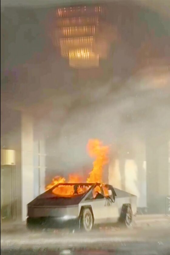 Cybertruck boom: Elite green beret driver shot himself before the ...